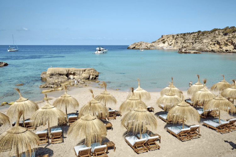 The 6 Best Beach Clubs in Ibiza – Gin & Bone
